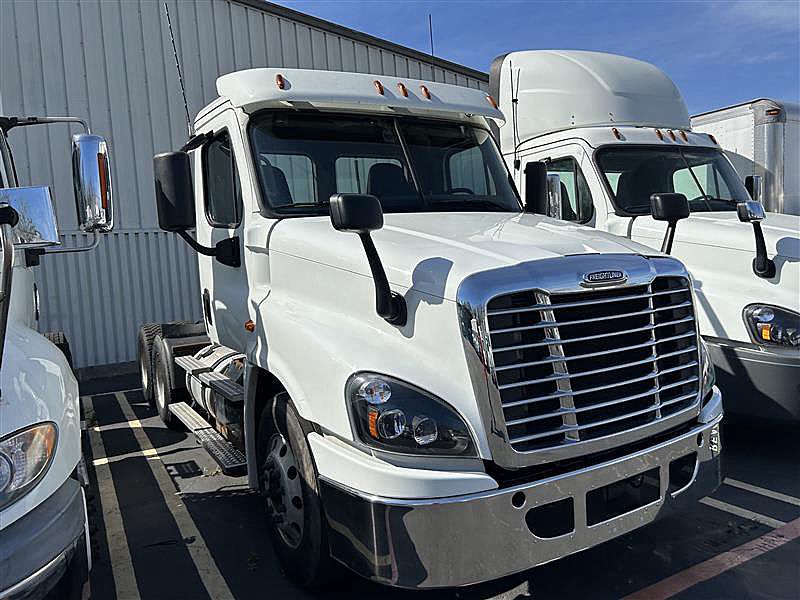 2018 Freightliner CASCADIA 125 For Sale | Day Cab | #682265