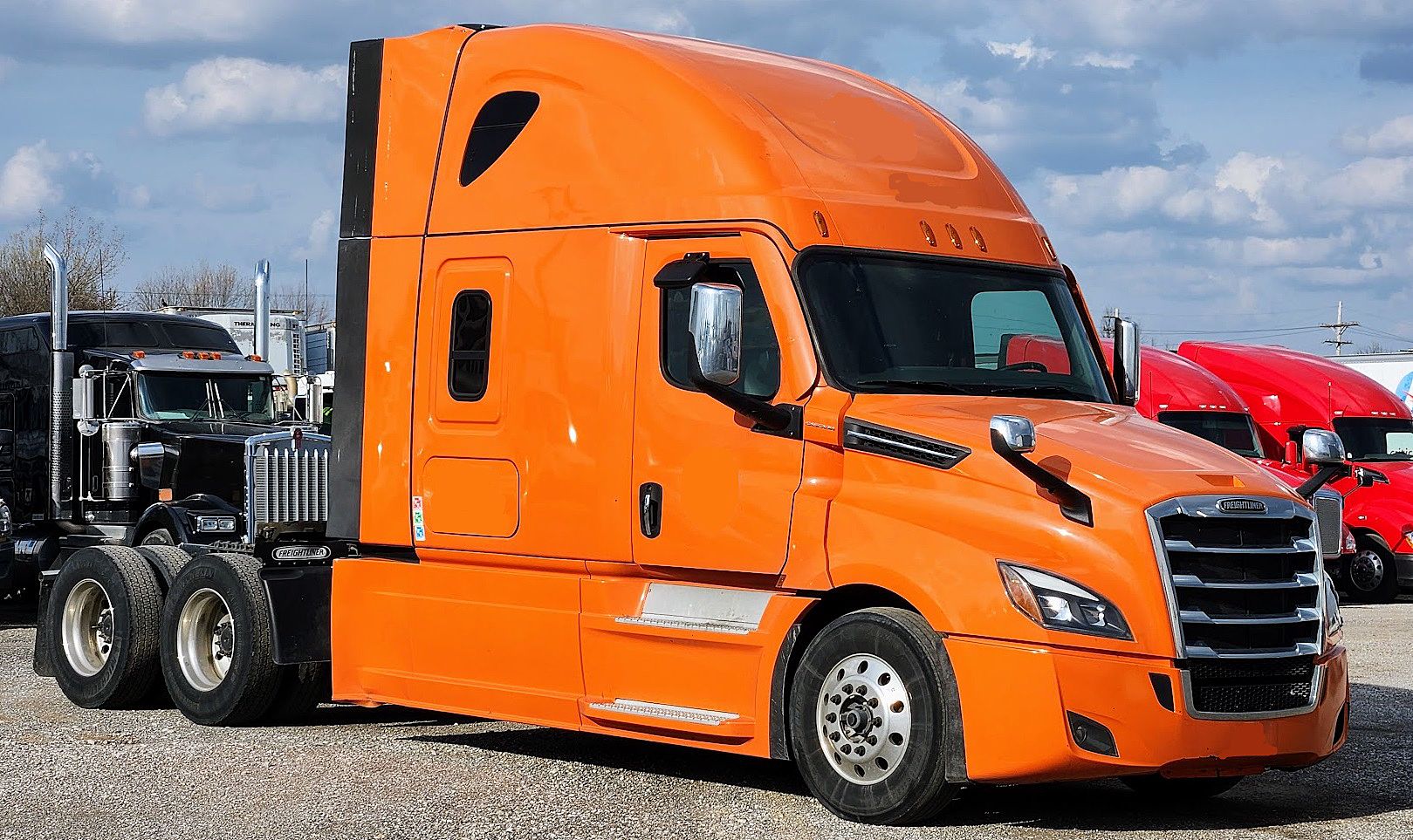 2023 Freightliner Cascadia For Sale | Raised Roof Sleeper | #200041