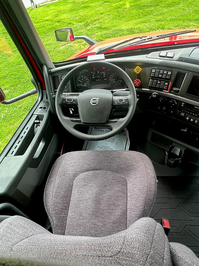 2020 Volvo VNL 670 (For Sale) | 76" Sleeper | #0571639
