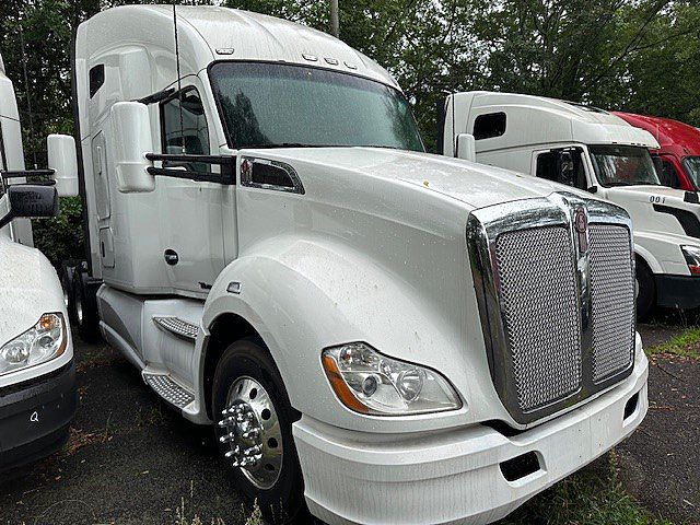2015 Kenworth T680 For Sale | 76" Sleeper | #31108