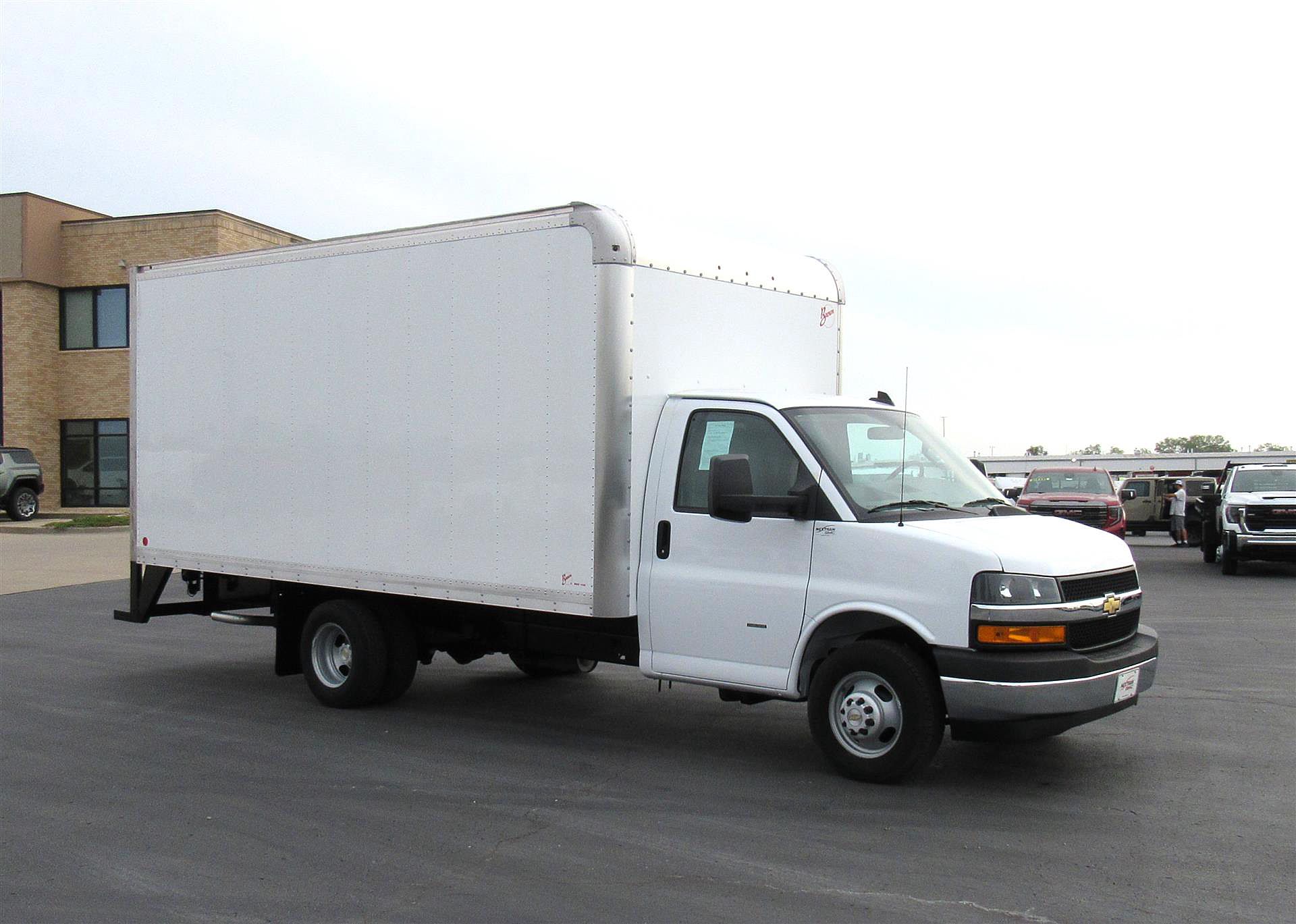 2022 Chevrolet Express Cutaway For Sale | Box Van | #22LU013148
