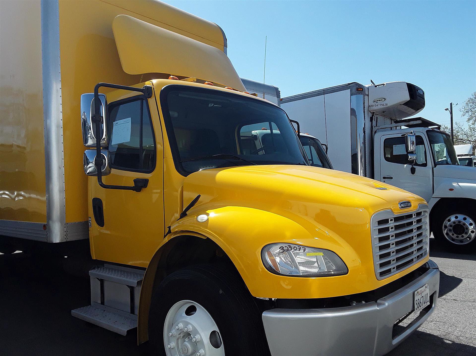 2015 Freightliner M2 106 For Sale | 26' Box | #323077