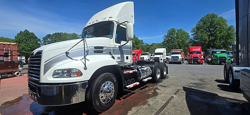 2017 Mack Pinnacle CXU613 For Sale | Day Cab | # 677403