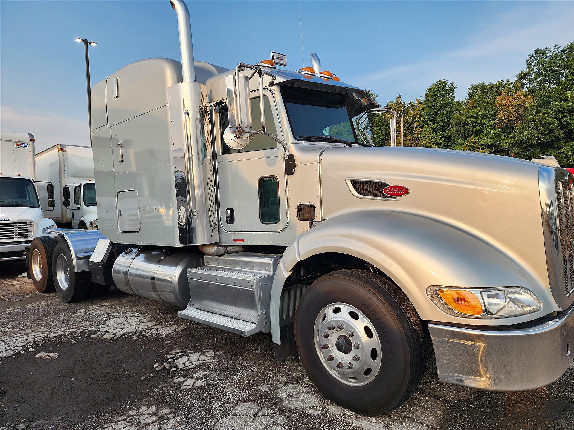2013 Peterbilt 386 For Sale | 63" Sleeper | #8*181