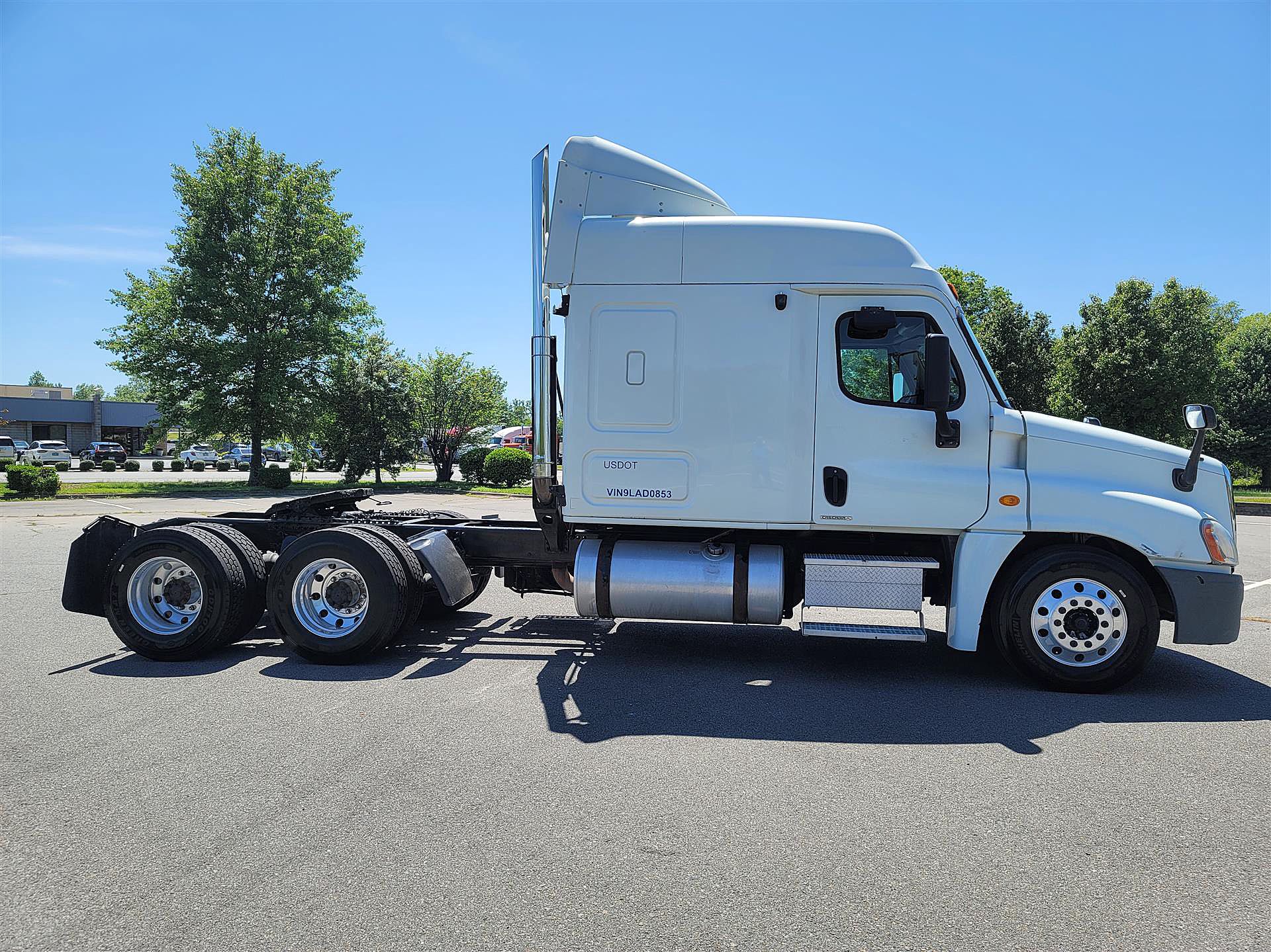 2009 Freightliner Cascadia 125 (For Sale) | 72" Sleeper | #0572153