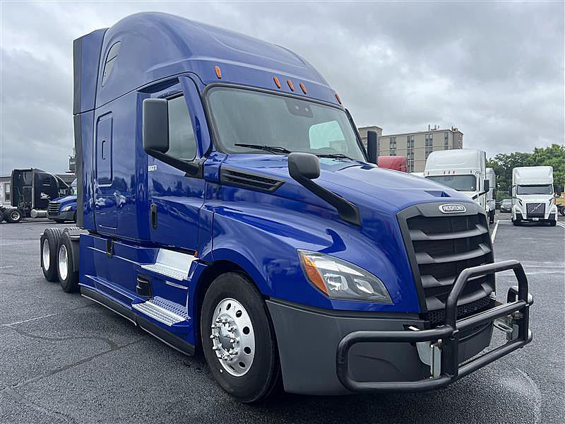 2021 Freightliner Cascadia 126 For Sale | 72" Sleeper | #264701
