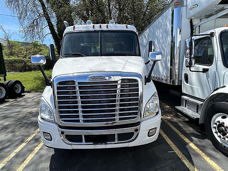1996 Freightliner T800 For Sale | Day Cab | #537398