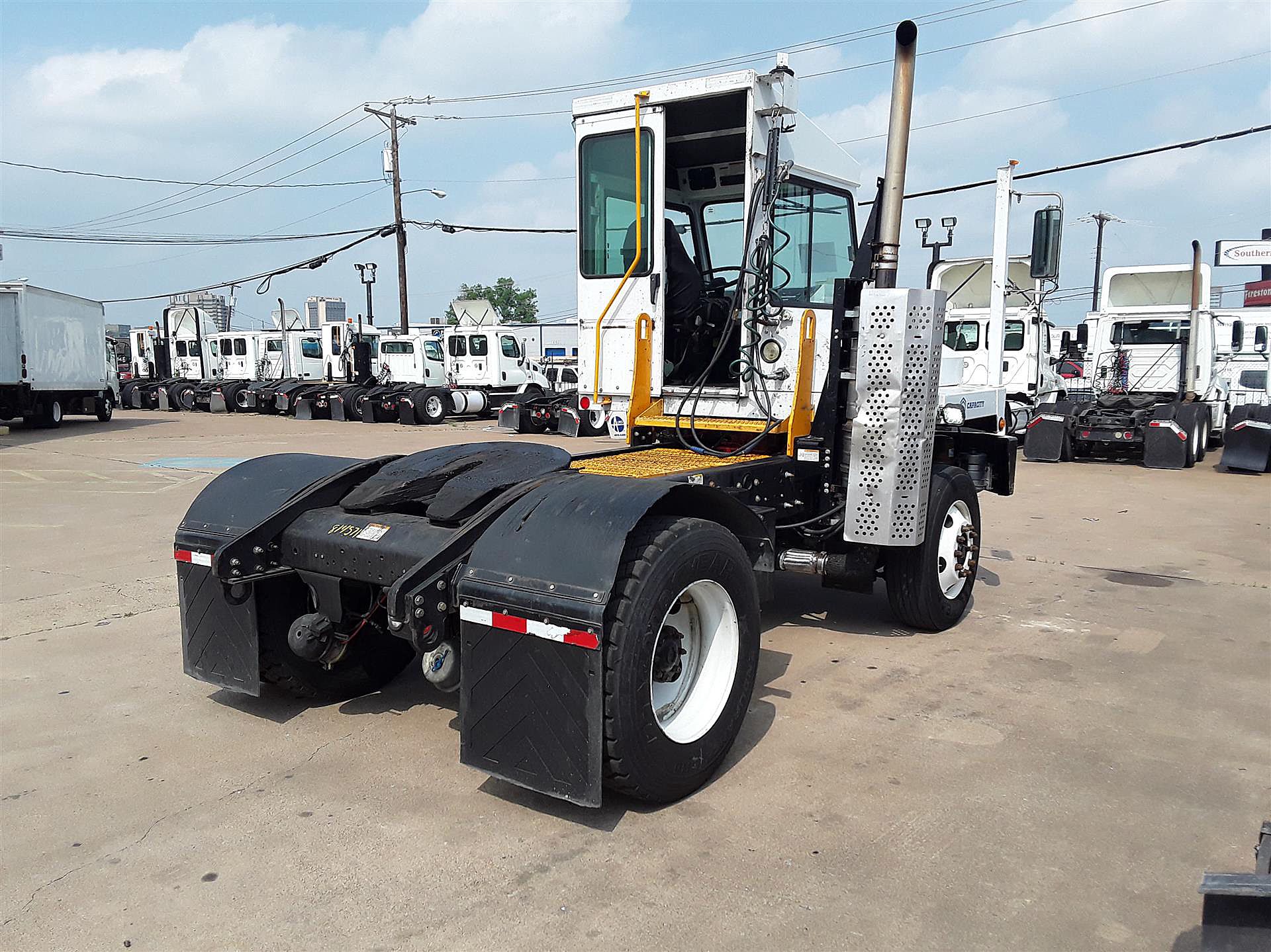 2018 Capacity SABRE 5 4X2 (For Sale) | Day Cab | #814571
