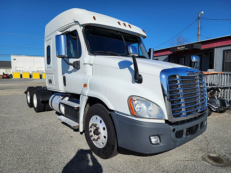 2017 Freightliner CASCADIA 125 For Sale | 60" Sleeper | #675553