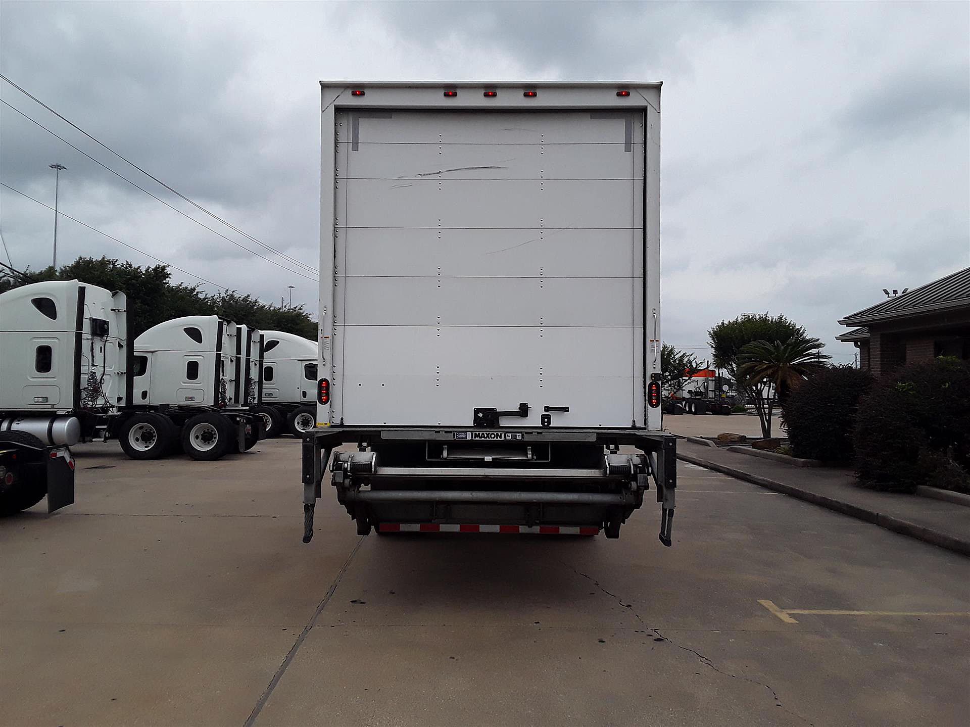 2019 Freightliner M2 106 For Sale | 26' Box | #814256