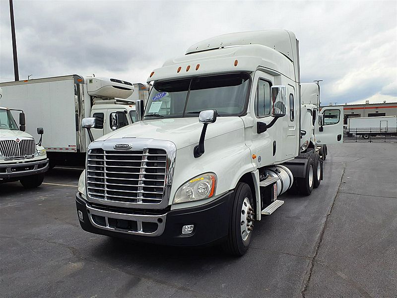 2017 Freightliner CASCADIA 125 For Sale | 60" Sleeper | #675544