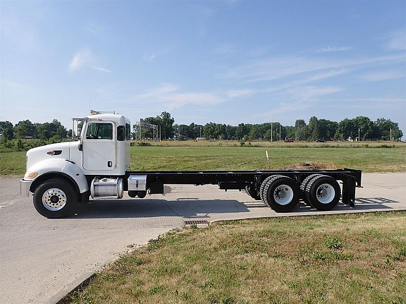 2006 Peterbilt 335 For Sale | Cab & Chassis | #6M645818