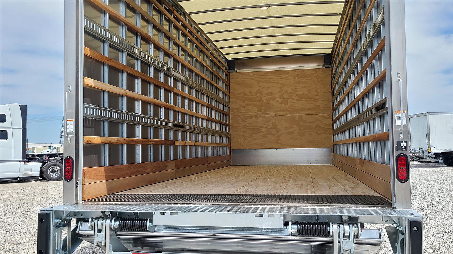 2025 Hino L-SERIES L6 For Sale | Crew Cab Sleeper | #HT50014