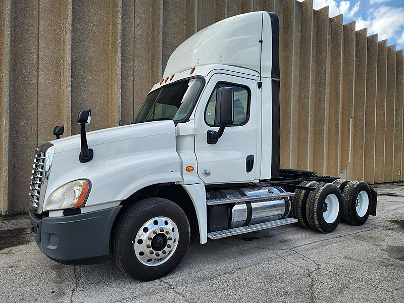 2017 Freightliner Cascadia 125 For Sale | Day Cab | #11*192