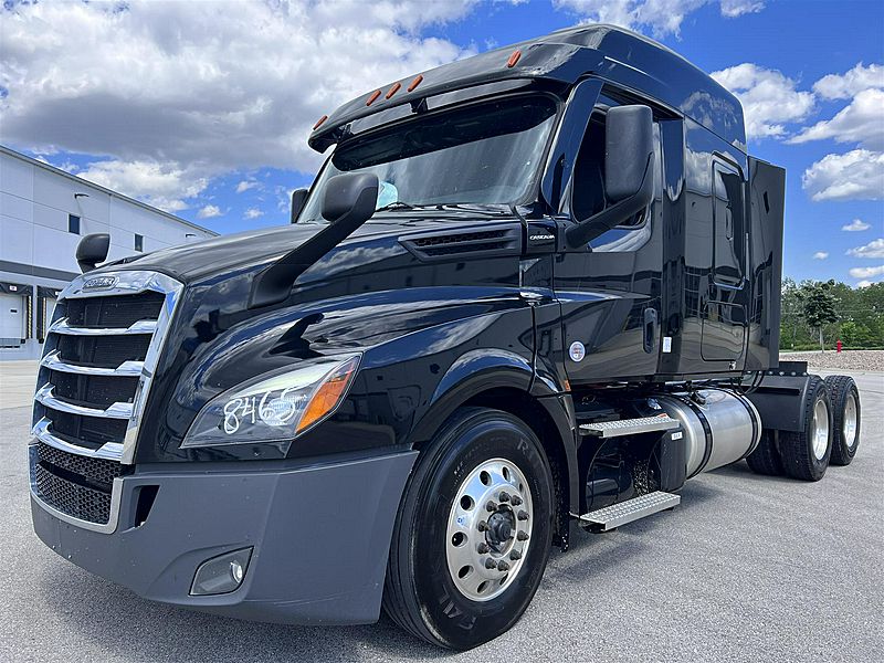 2022 Freightliner CASCADIA 126 (For Sale) | 72" Sleeper | #8465