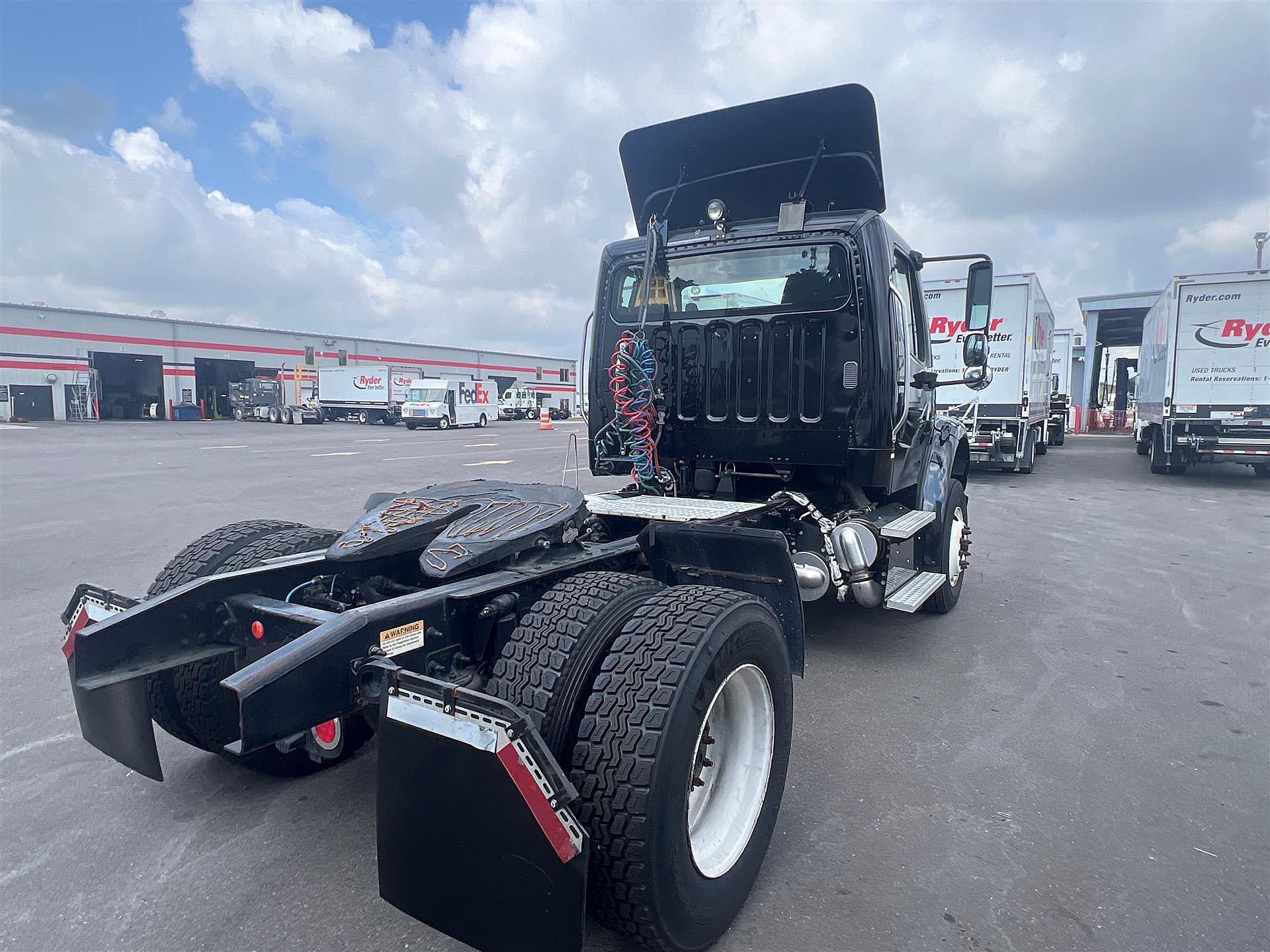 2017 Freightliner M2 106 (For Sale) | Day Cab | #677132