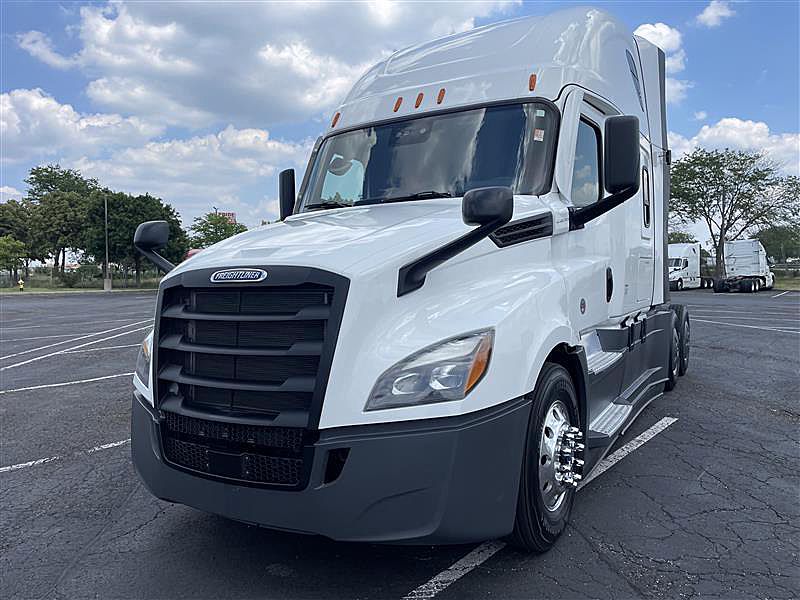 2021 Freightliner Cascadia 126 For Sale | 72" Sleeper | #264993