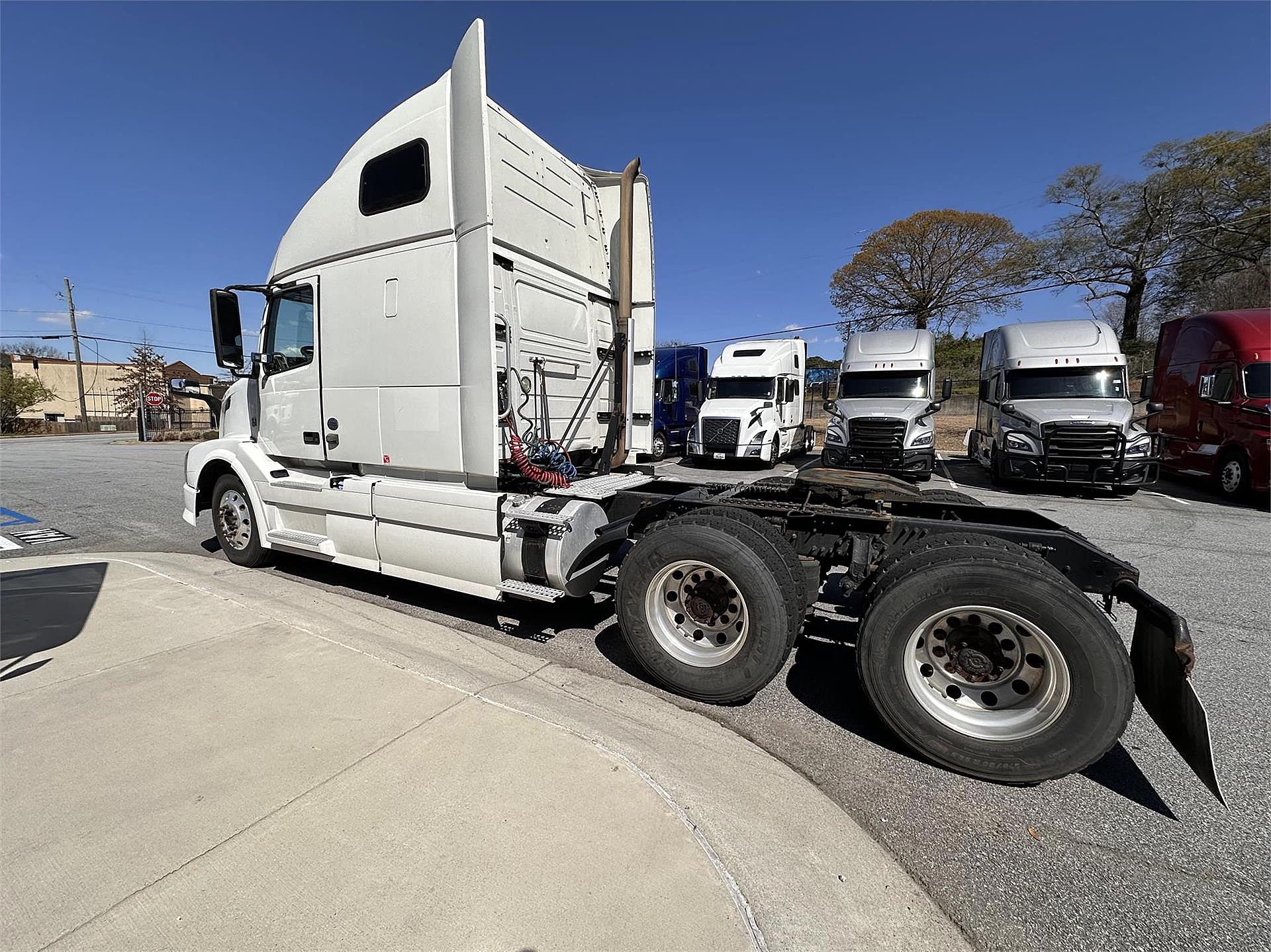 2015 Volvo VNL 670 For Sale | Day Cab | #1000975