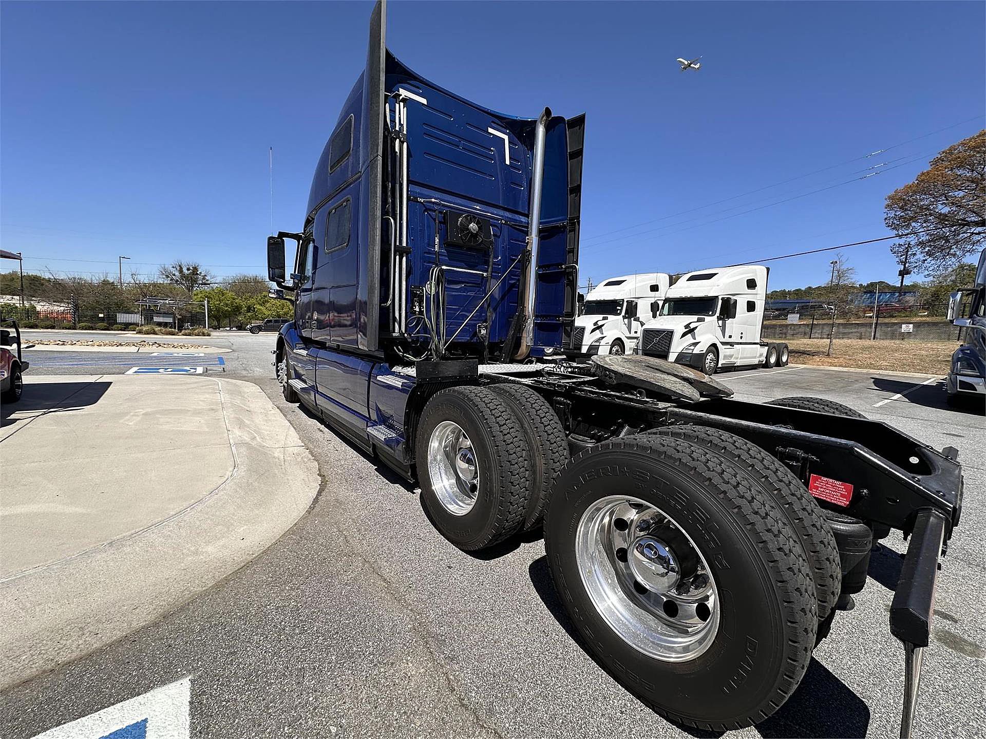 2022 Volvo VNL 860 For Sale | Raised Roof Sleeper Sleeper | #1212224