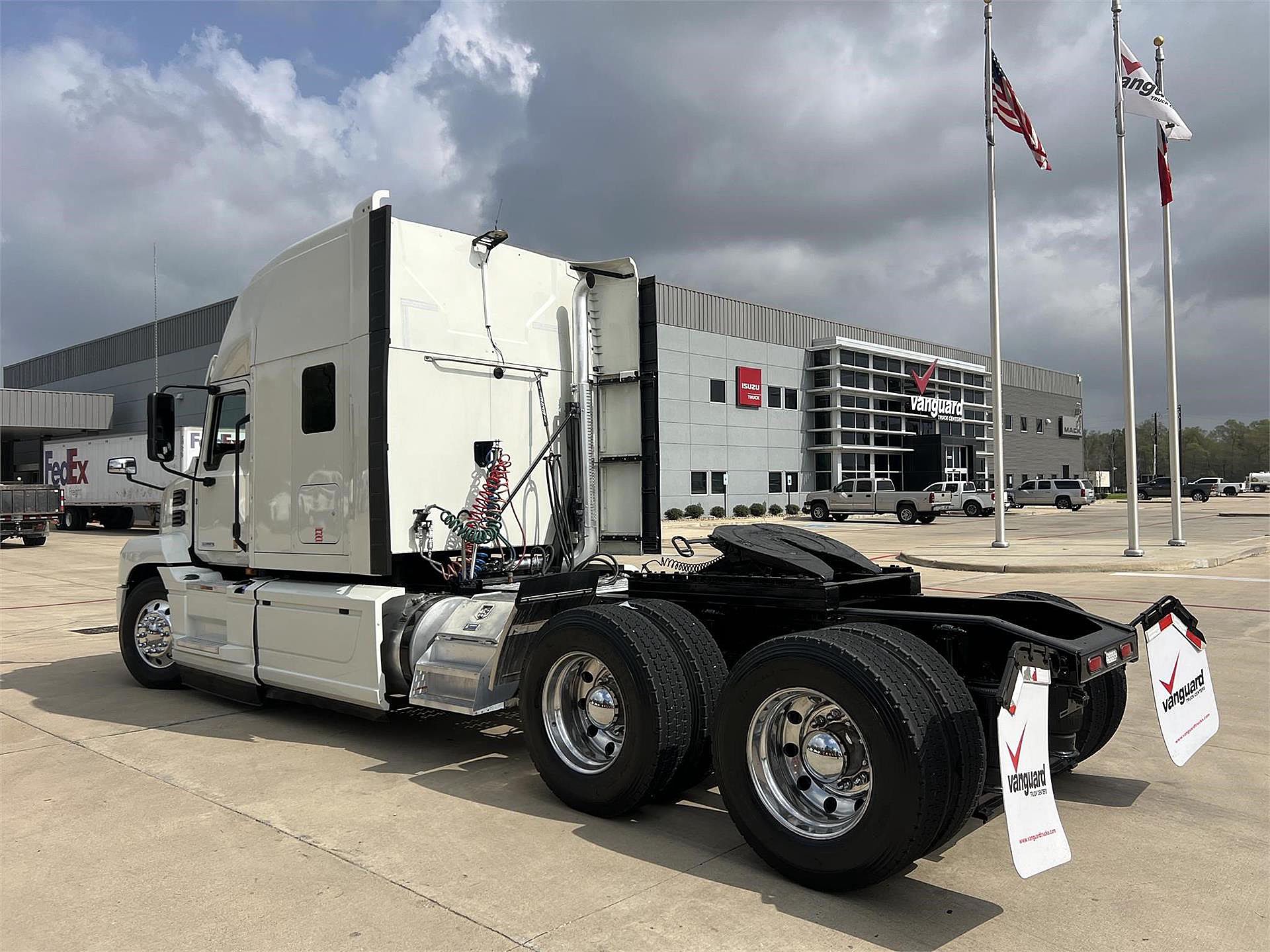 2019 Mack ANTHEM 64T (For Sale) | 70" Sleeper | # 5699