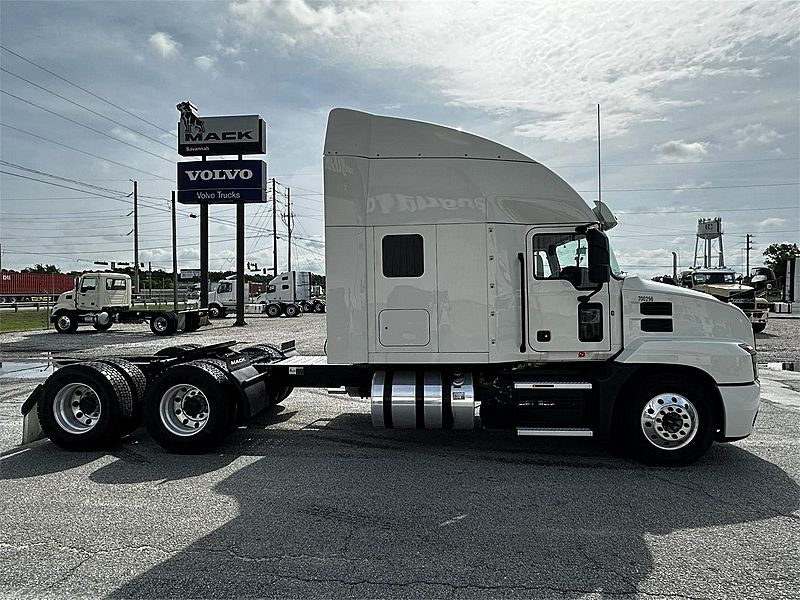 2020 Mack ANTHEM 64T For Sale | Raised Roof Sleeper Sleeper | # 5360913