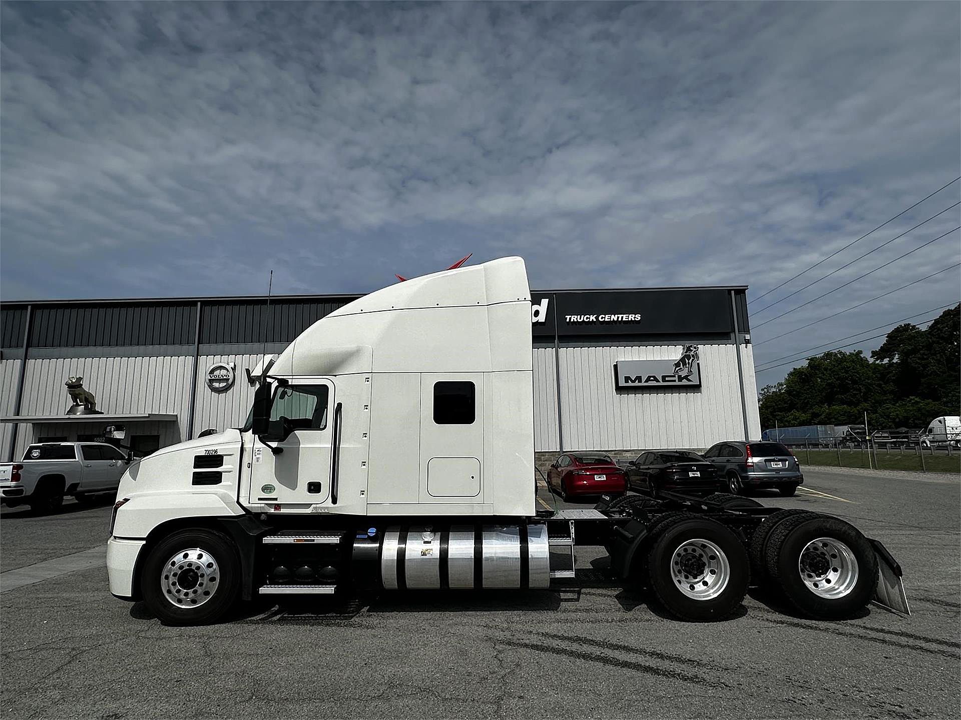 2020 Mack ANTHEM 64T For Sale | Raised Roof Sleeper Sleeper | #1214716