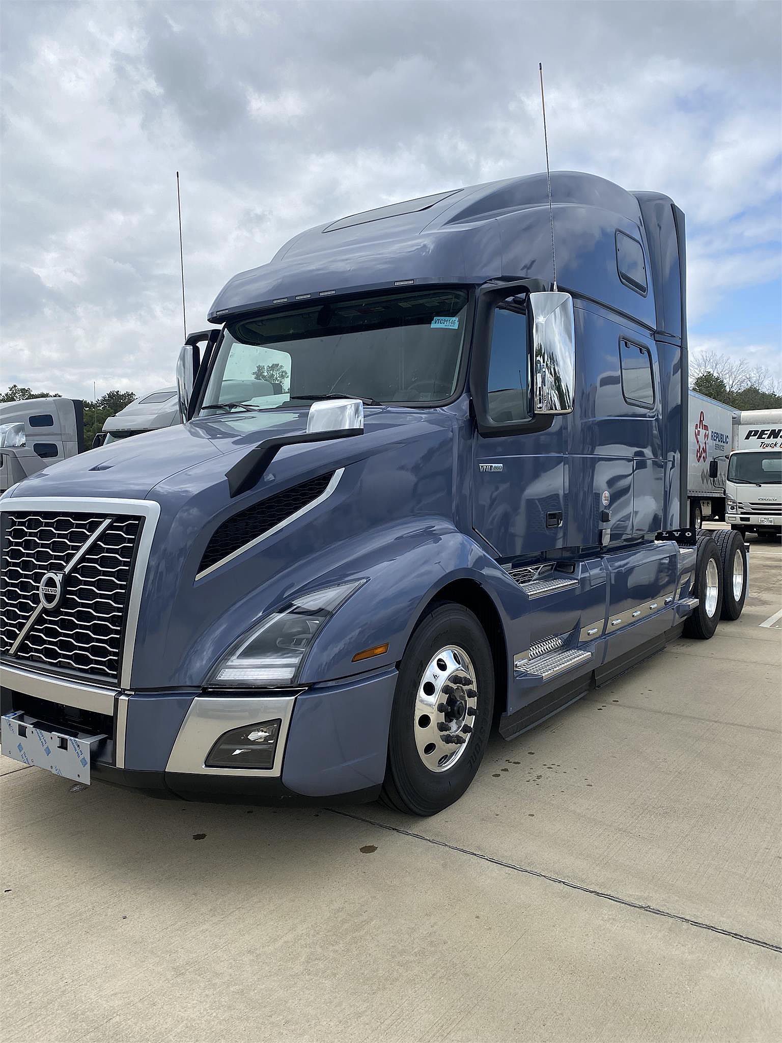 2025 Volvo VNL 860 For Sale | 77" Sleeper | #1206784
