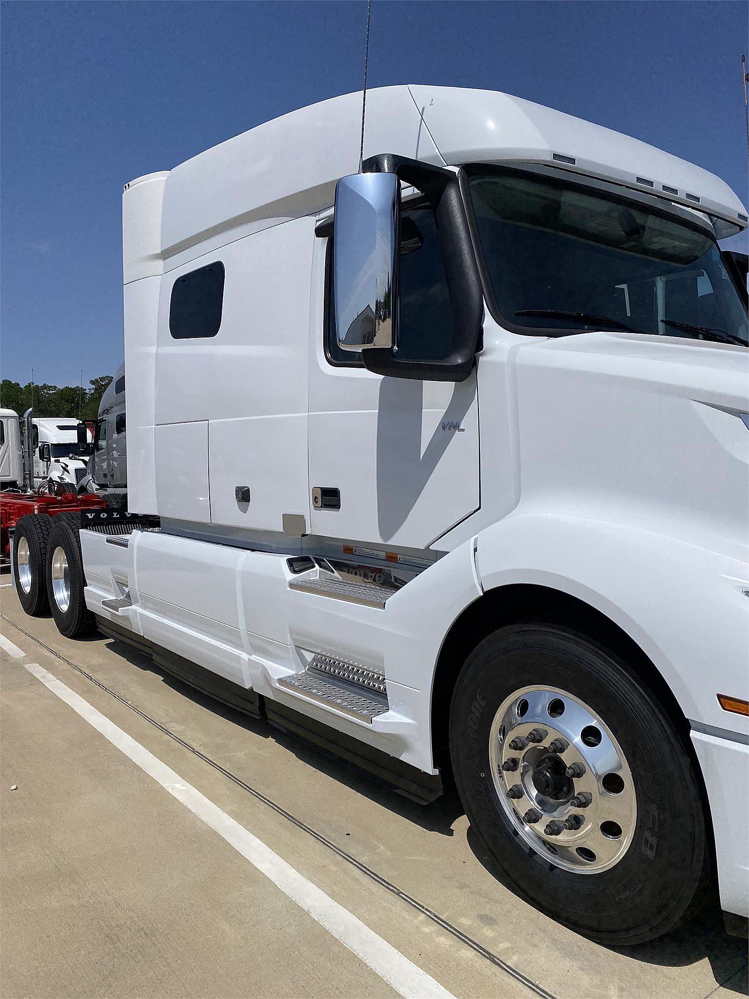 2025 Volvo VNL 740 For Sale | 70" Sleeper | #1206777