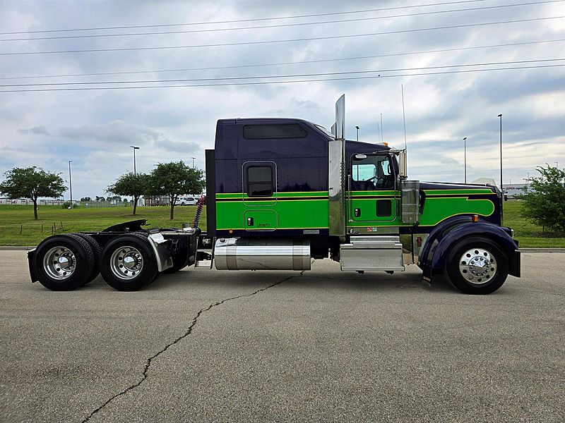 2020 Kenworth W900L For Sale | 86" Sleeper | #0573501