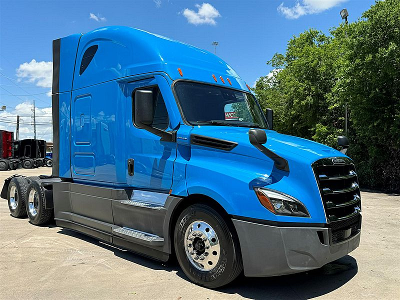 2020 Freightliner EVOLUTION126 For Sale | 72" Sleeper | #0574242