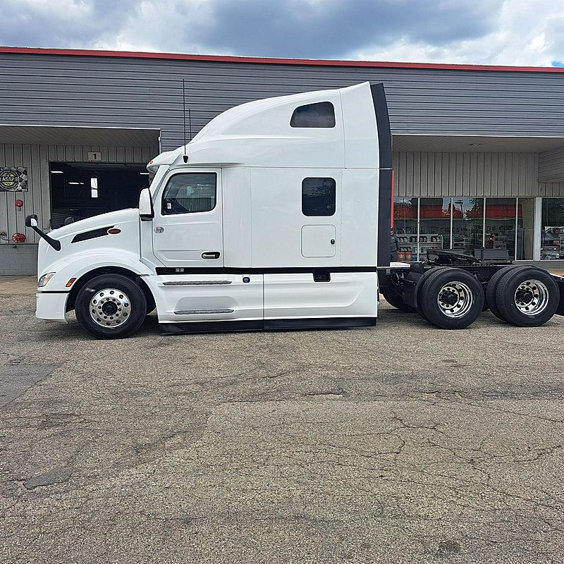 2023 Peterbilt 579 For Sale | 80" Sleeper | #8679344