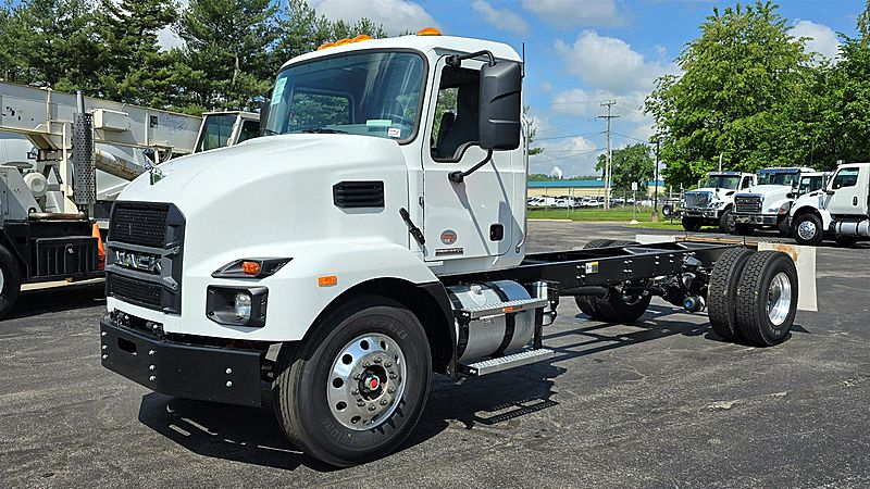 2025 Mack MD742 For Sale | Daycab Sleeper | #MD075718