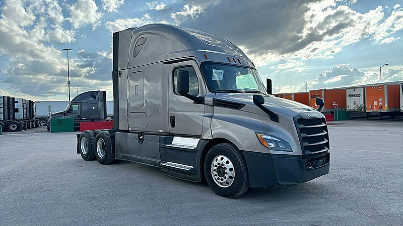 2020 Freightliner Cascadia (For Sale) | Sleeper Truck | #90124