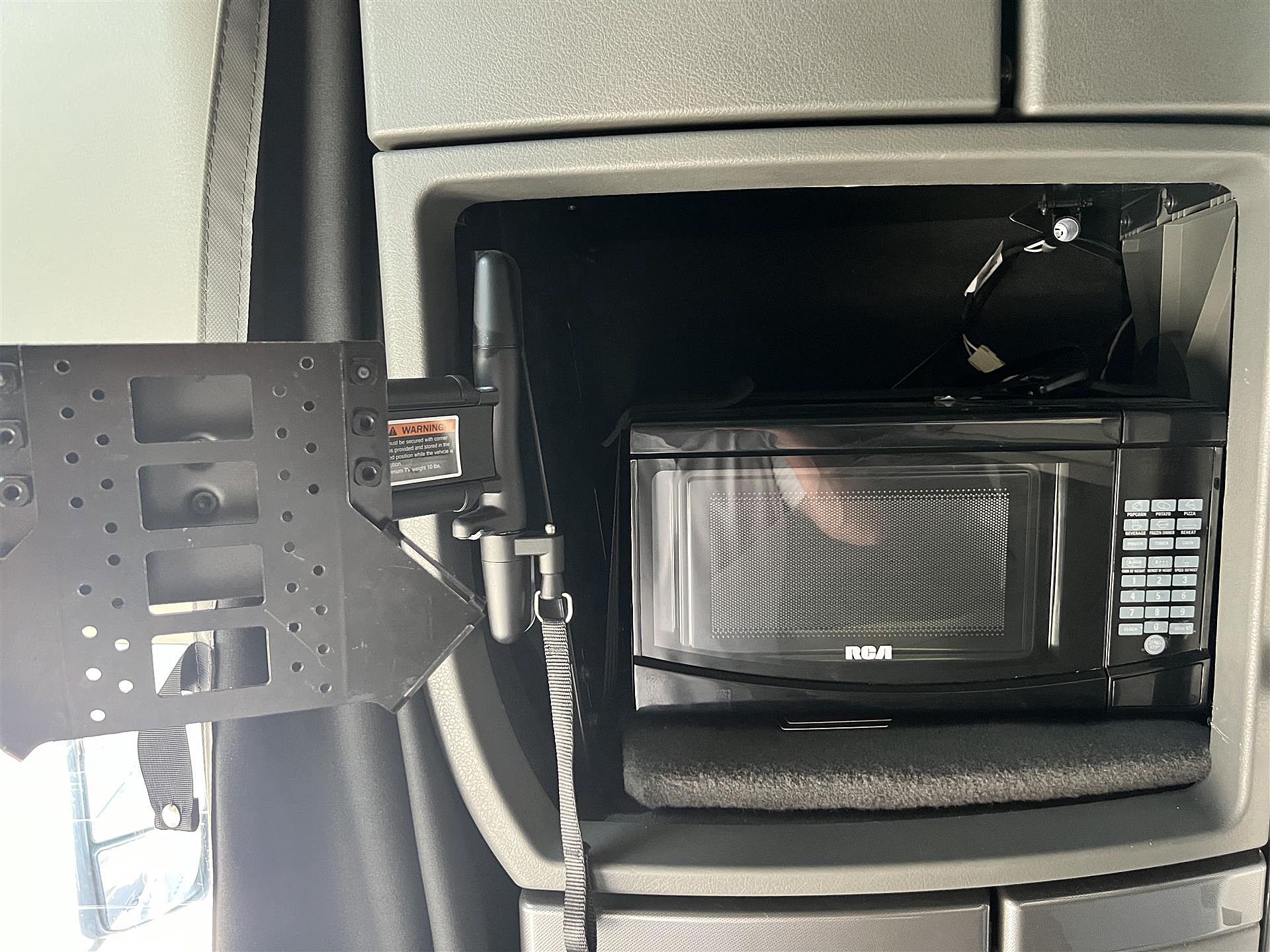 2021 Volvo VNL 860 For Sale | 77" Sleeper | #8471