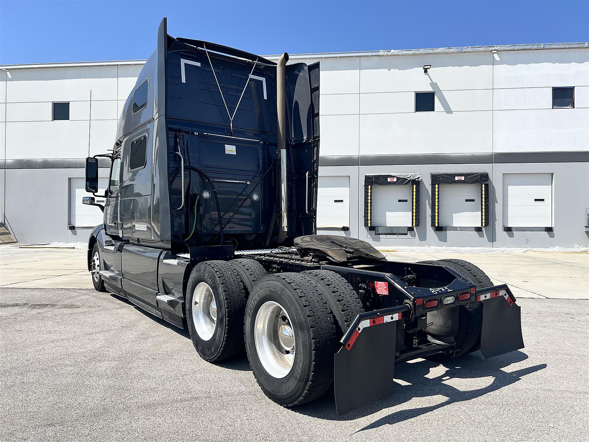 2021 Volvo VNL 860 For Sale | 77" Sleeper | #8471