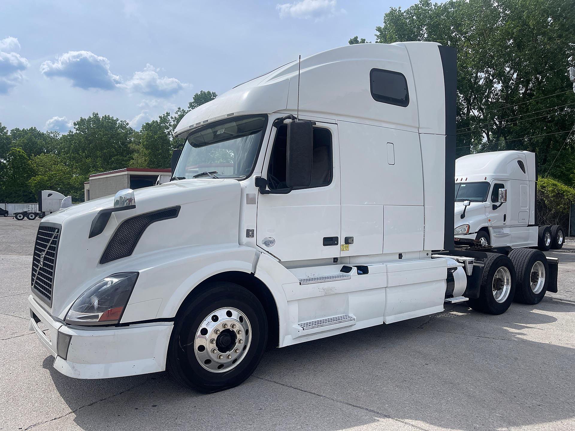 2014 Volvo VNL 670 For Sale | Condo Sleeper | #23408