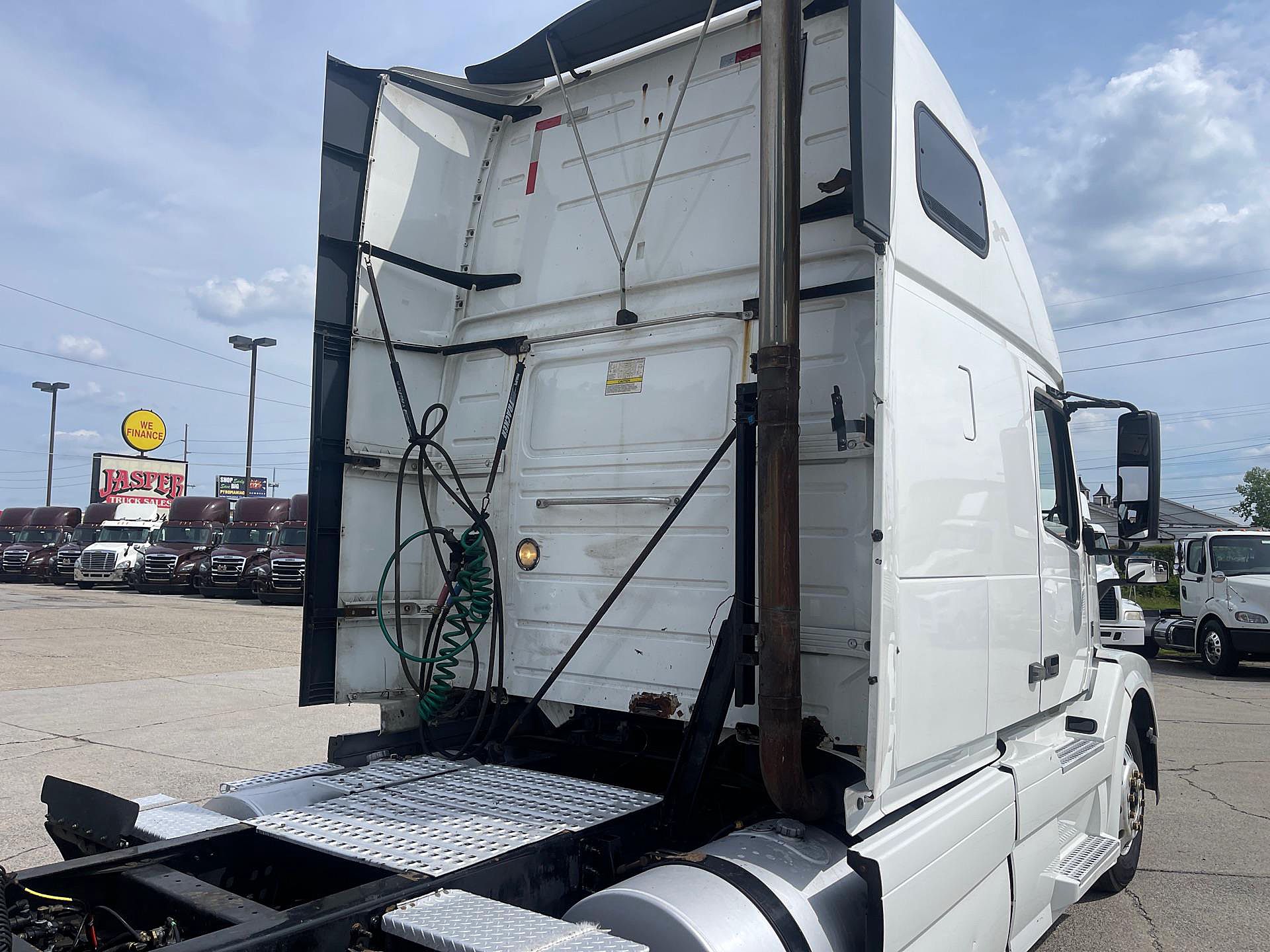 2014 Volvo VNL 670 For Sale | Condo Sleeper | #23408