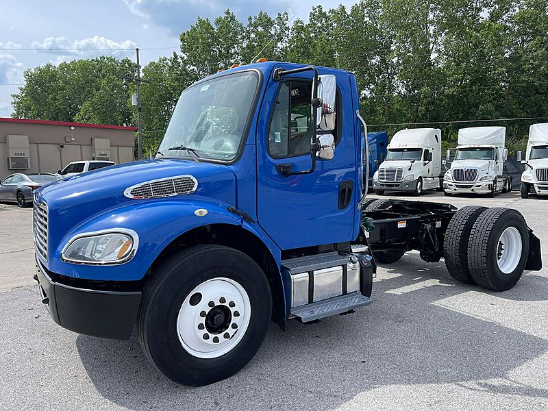 2014 Freightliner M2 (For Sale) | Day Cab | #23411