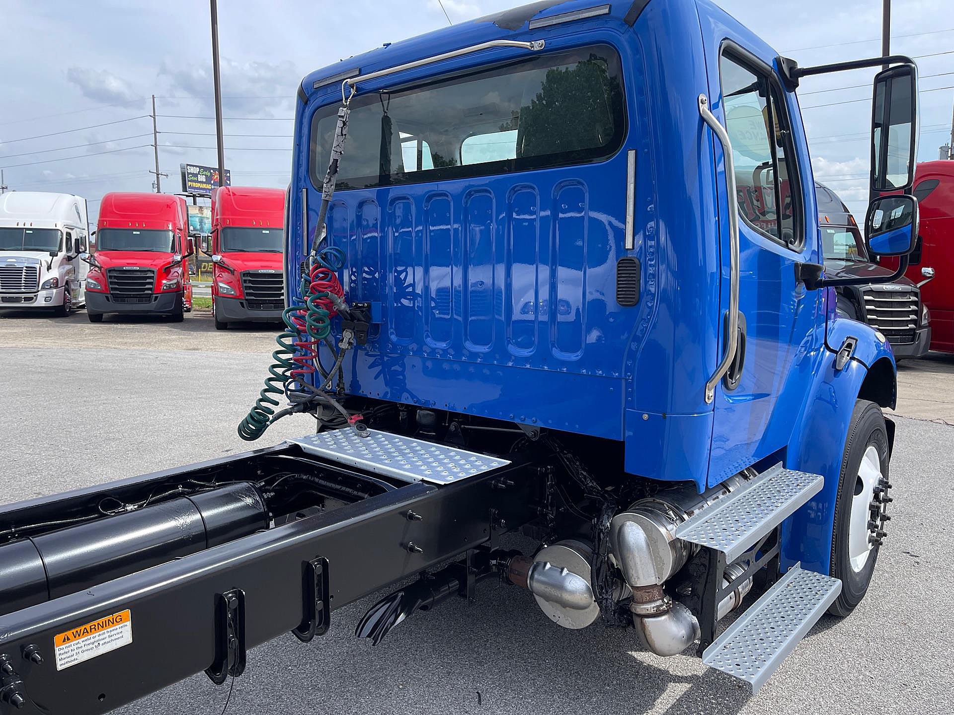 2014 Freightliner M2 (For Sale) | Day Cab | #23411