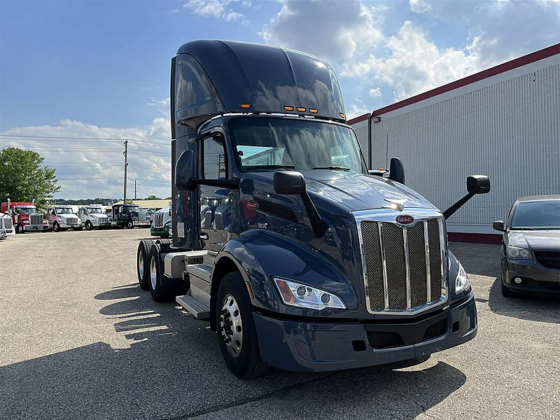 2022 Peterbilt 579 For Sale | Day Cab | #40N822495