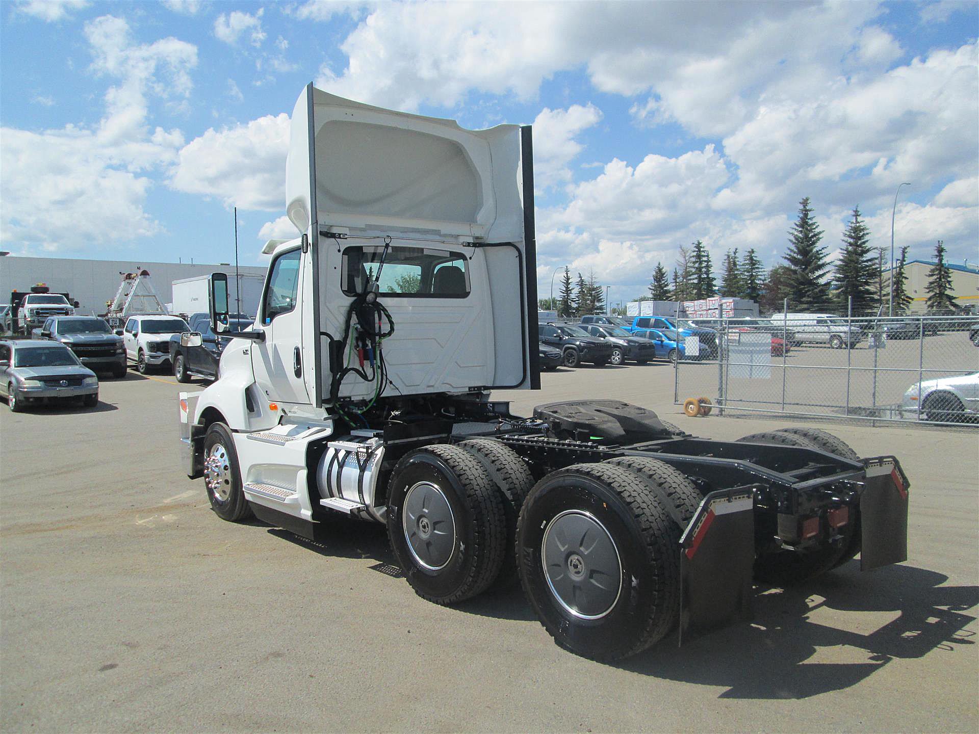 2025 International LT625 (For Sale) | Day Cab Sleeper | #728819