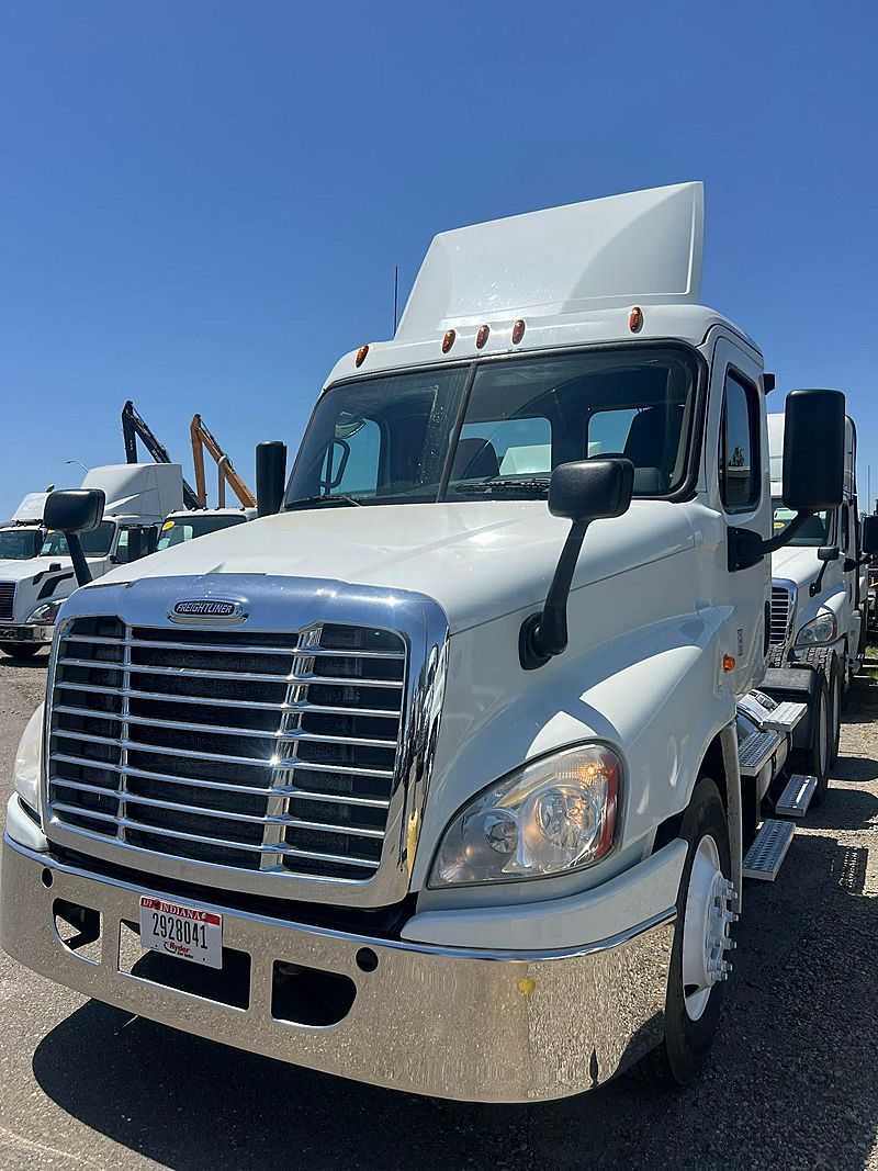 2017 Freightliner CASCADIA 125 (For Sale) | Day Cab | #671692