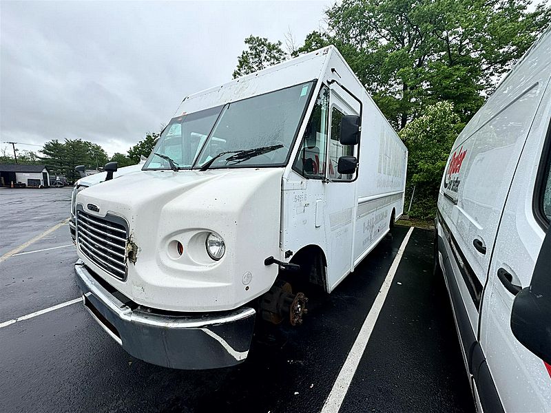 2016 Freightliner MT45 For Sale | 20' Box | #646516