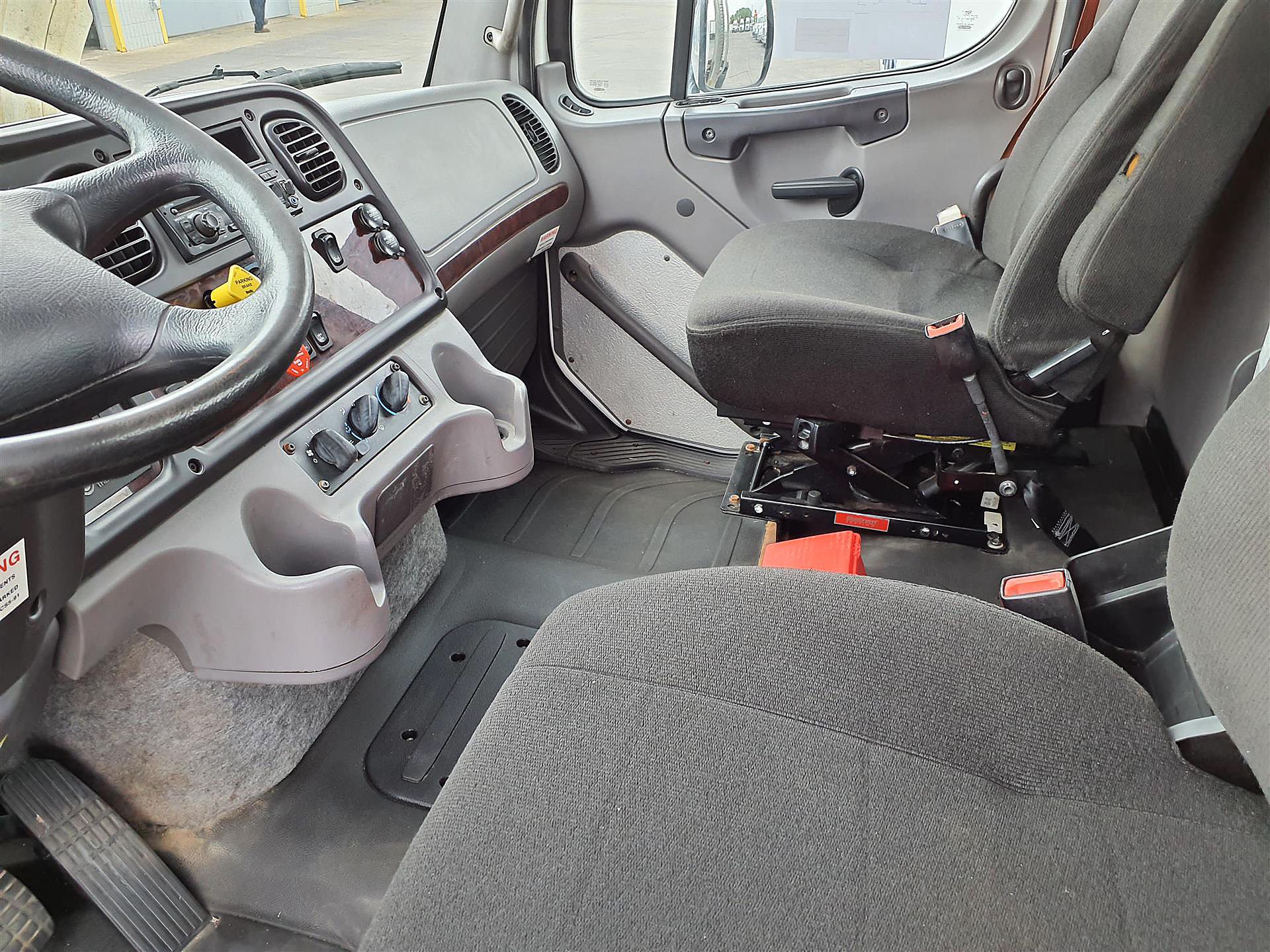 2016 Freightliner M2 112 For Sale | Day Cab | #645503