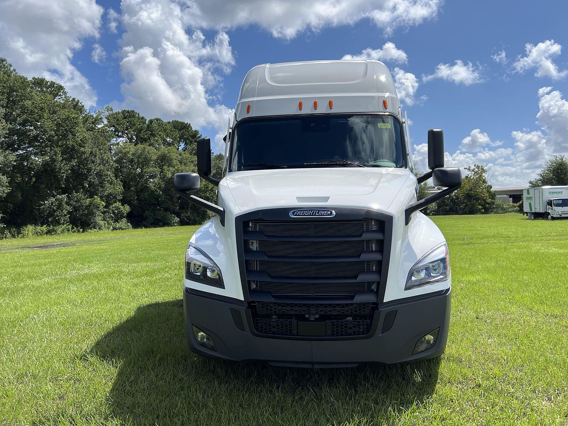 2025 Freightliner Cascadia For Sale | 72" Sleeper | #WB9401