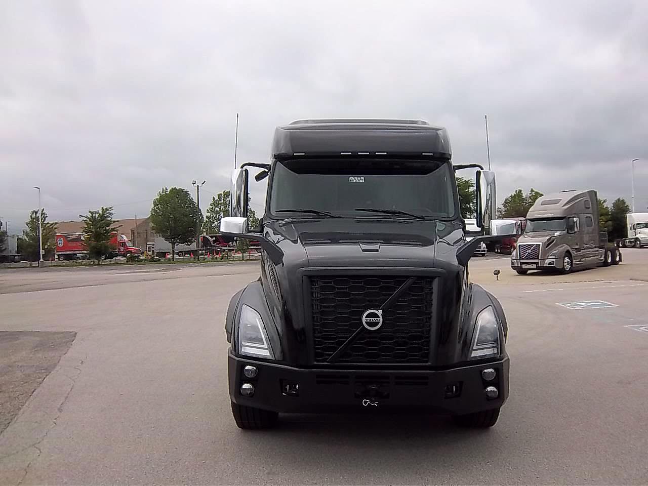 2025 Volvo VNL 740 For Sale | Mid Roof Sleeper | #V676574