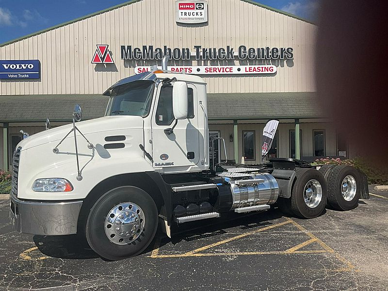 2018 Mack Pinnacle CXU613 (For Sale) | Daycab Sleeper | # 5650241