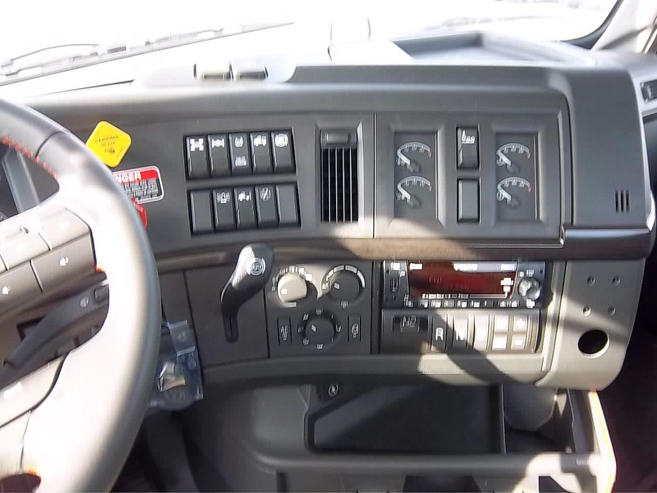 2025 Volvo VNL For Sale | Daycab Sleeper | #V676763