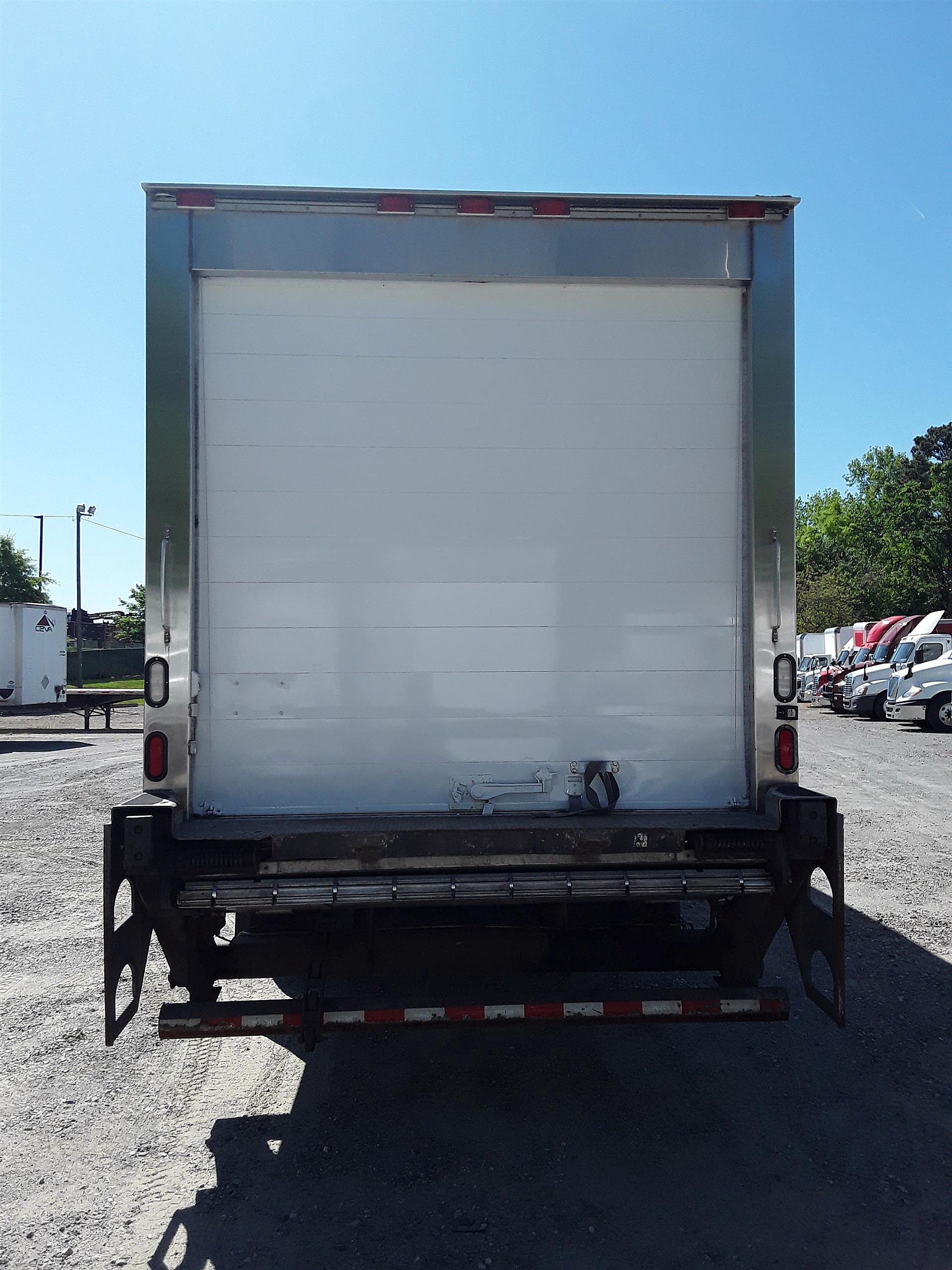 2014 Freightliner M2 106 (For Sale) | Day Cab | #883823