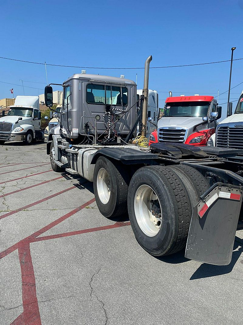 2017 Mack Pinnacle CXU600 (For Sale) | Day Cab | #677408